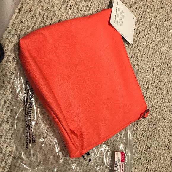 Bags | Thirtyone Studio Modern Body Purse New | Poshmark